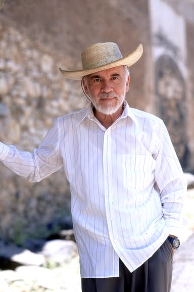 Este es el significado de la tiara que usó la Reina para un banquete ...