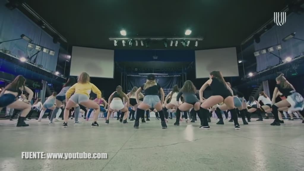 ¿sabes Qué Es El Twerking Fitness Shows Tinderella Unicable