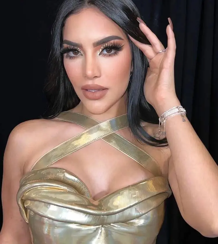 Latin Grammys 2022: Kim Loaiza deslumbra con vestido de 'oro' | Unicable home Lifestyle | Unicable