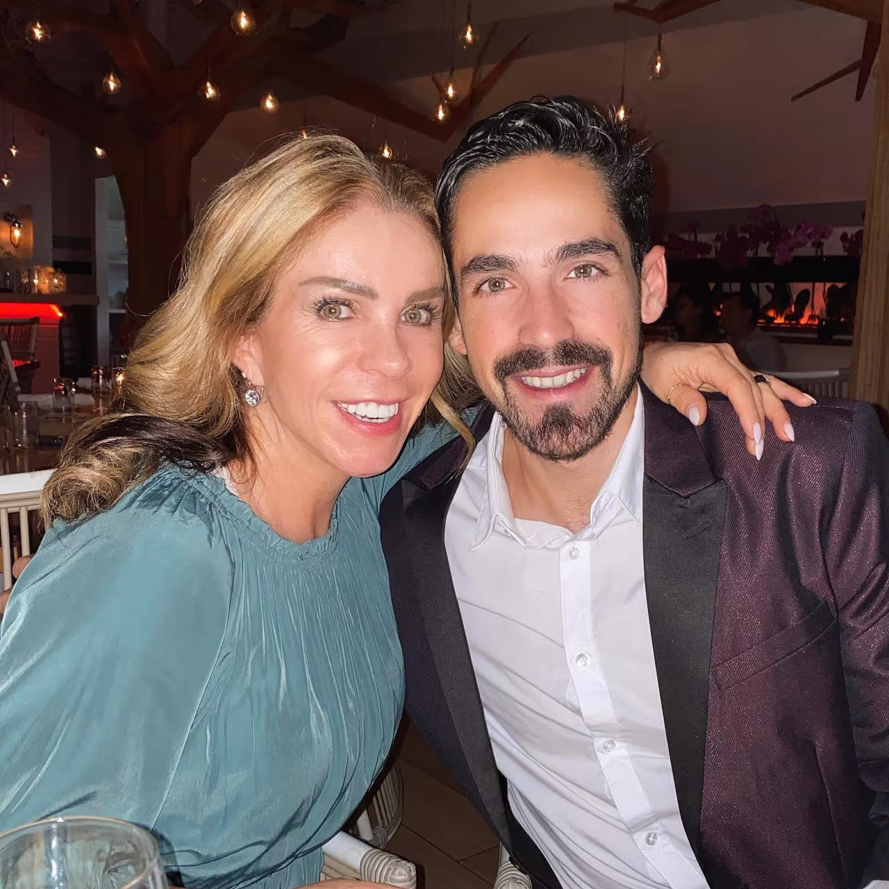 Así es el guapo hijo de Rocío Sánchez Azuara, por quien la llaman ...