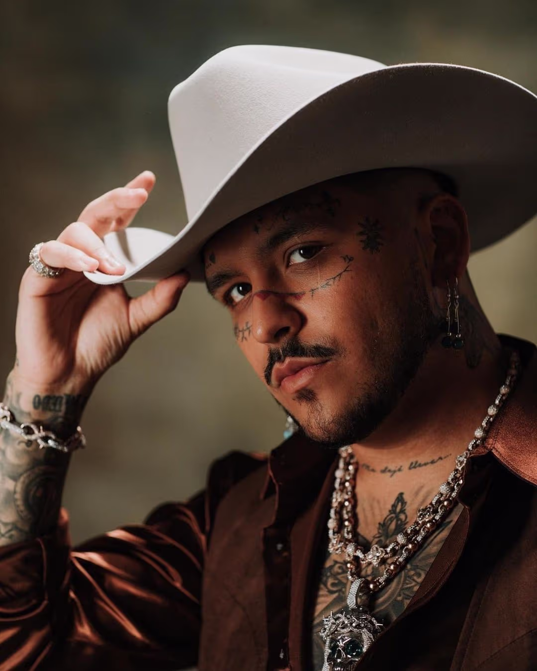 Christian Nodal sorprende a sus fans con este radical cambio de look ...
