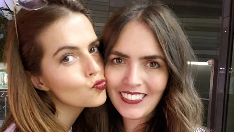 Ella es Vicky, la hermana de Claudia Álvarez que parece su gemela | Shows Canal U | Unicable