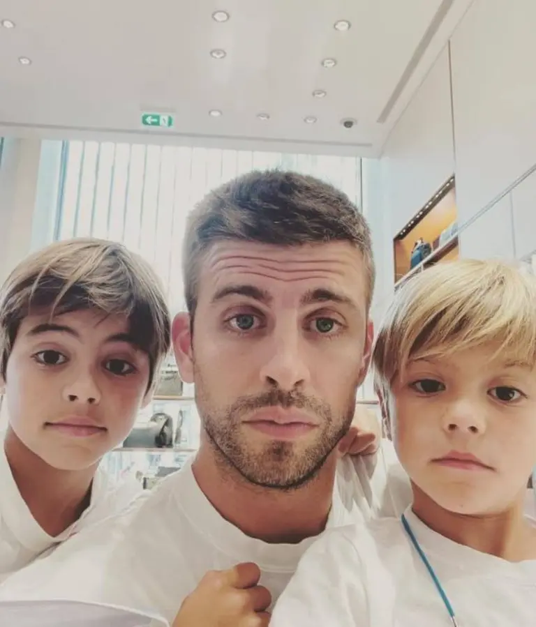 Piqué llega a Miami a visitar a sus hijos e impacta por su nueva imagen ...