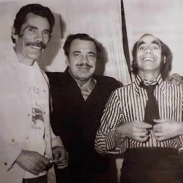 Reviven emotiva imagen de Don Ramón cargando el ataúd de su hermano ...