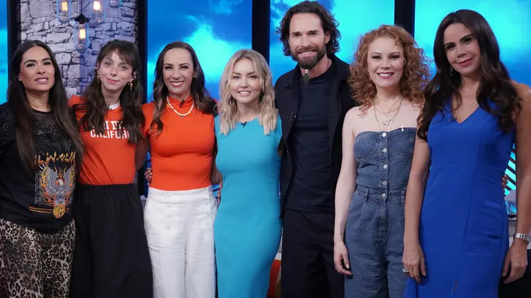 Netas Divinas: capítulo completo - Angelique Boyer y Sebastián Rulli ...